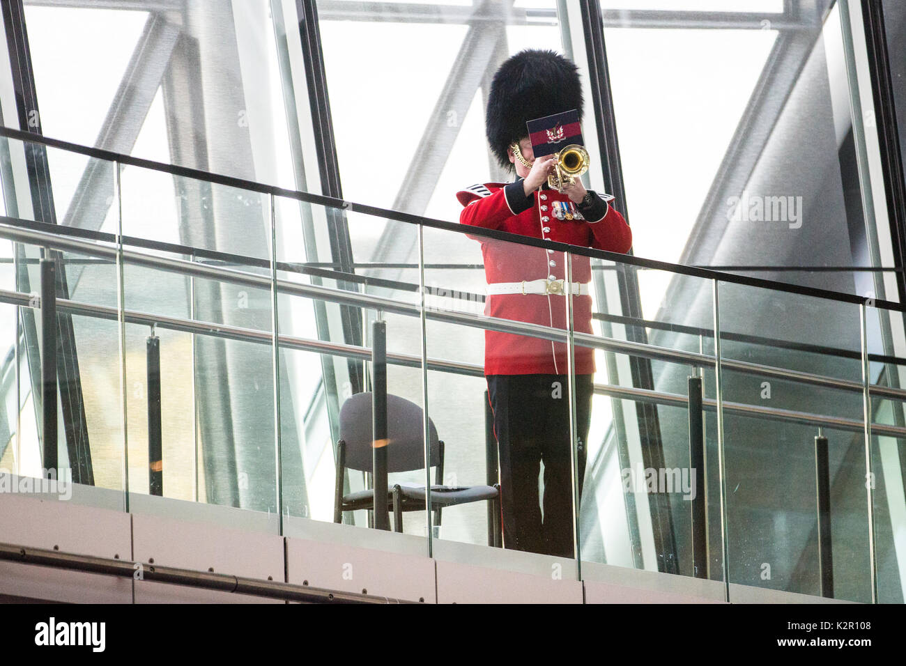 Bugler in uniform hi-res stock photography and images - Alamy