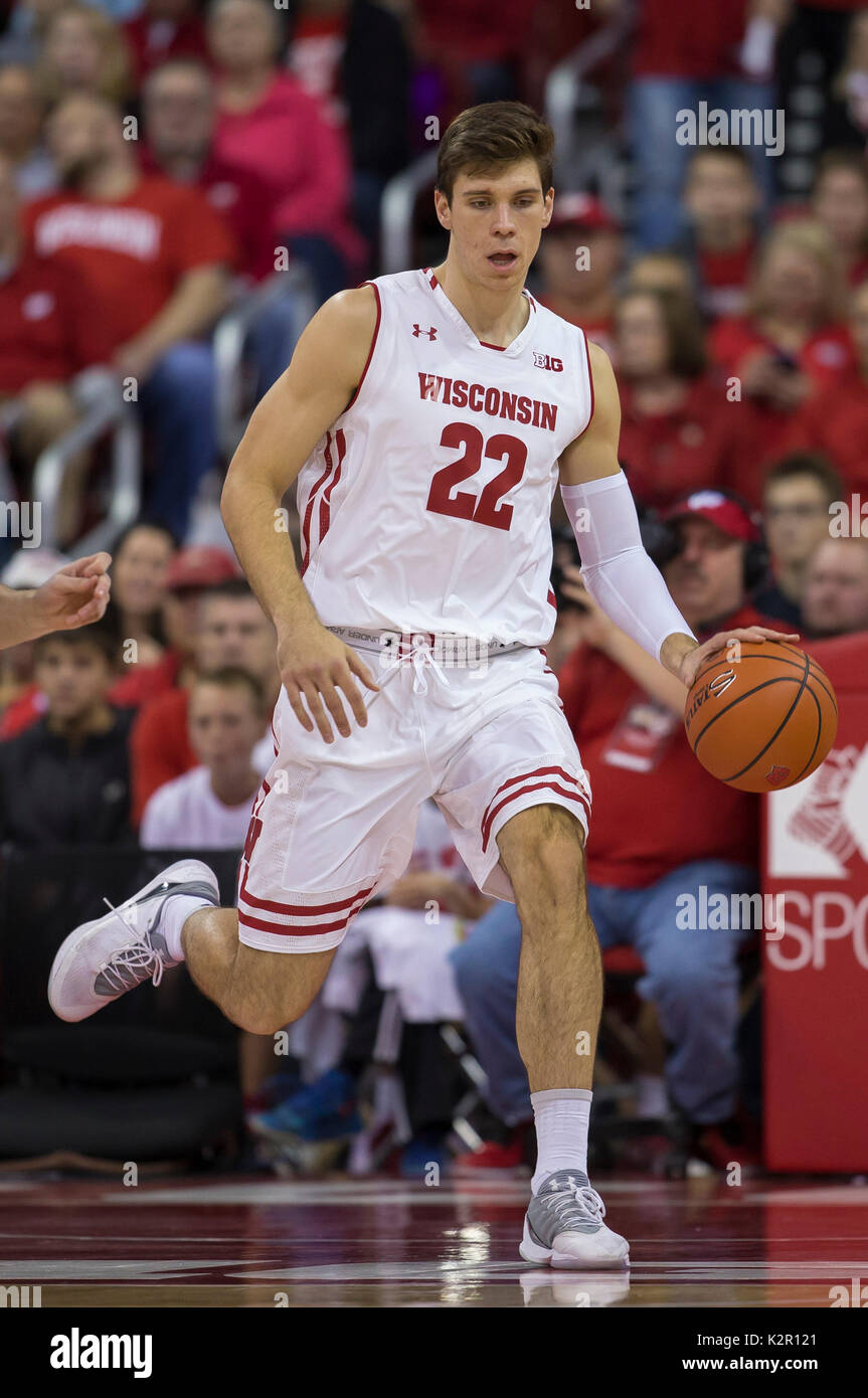 Madison, WI, USA. 5th Nov, 2017. Wisconsin Badgers forward Ethan Happ ...