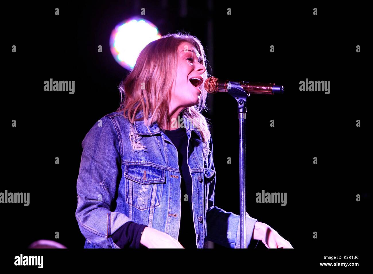 Leanne rimes concert hi-res stock photography and images - Alamy