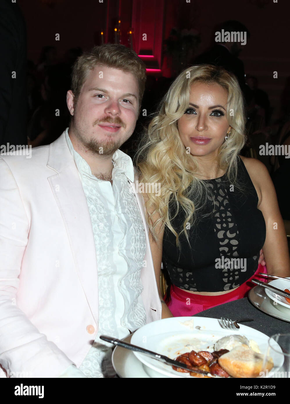 Los Angeles, Ca, USA. 9th Nov, 2017. Max Todd, Girlfriend, at the 2nd ...