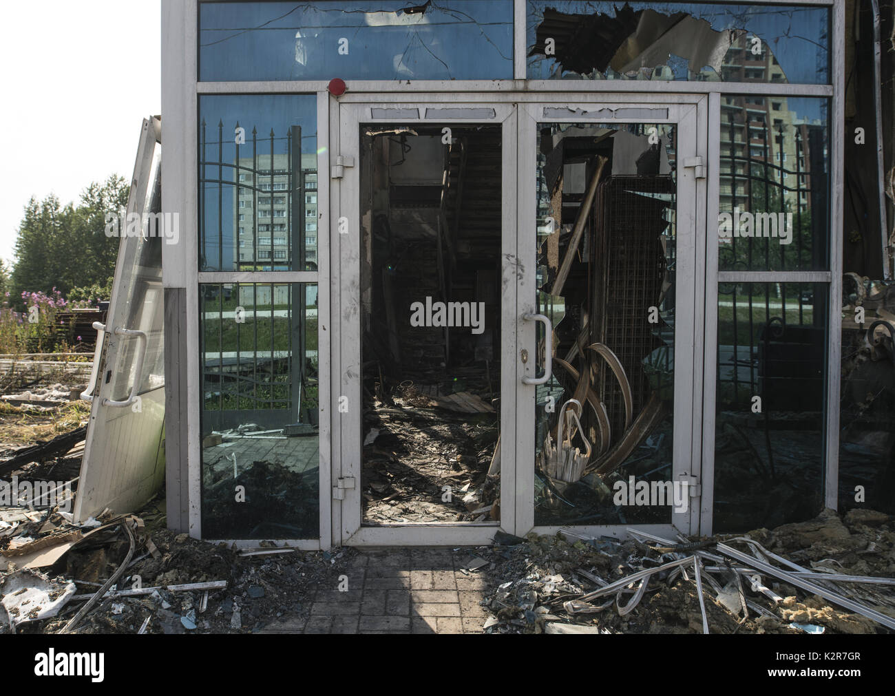 Photo of building destroyed by fire Stock Photo - Alamy