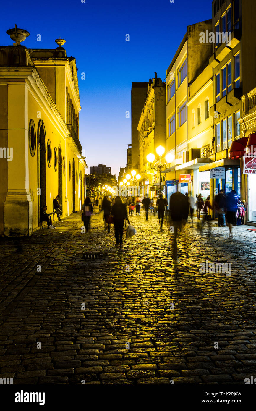 Brazilian street scene silhouette hi-res stock photography and images ...