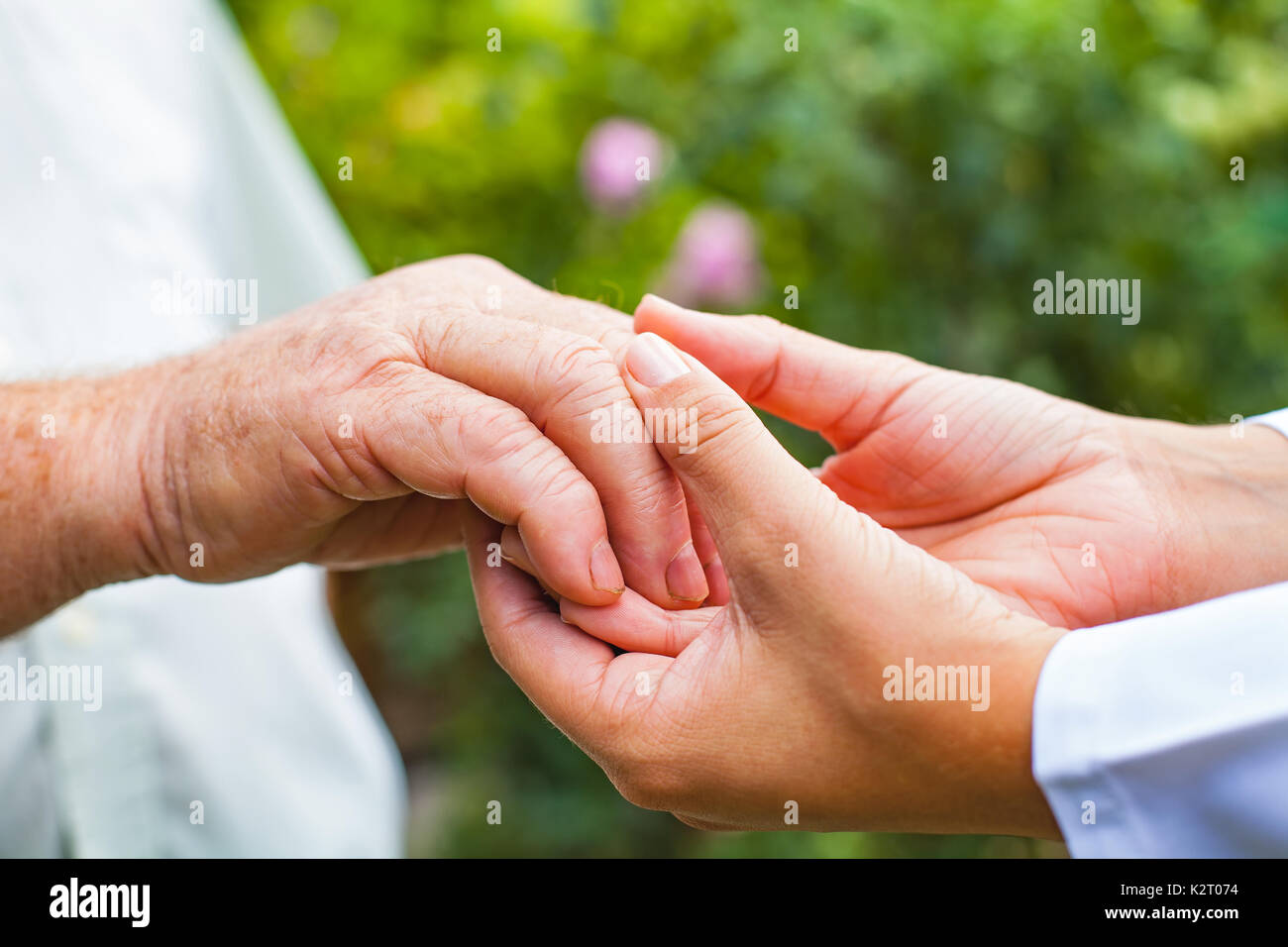 Trembling hand hi-res stock photography and images - Alamy