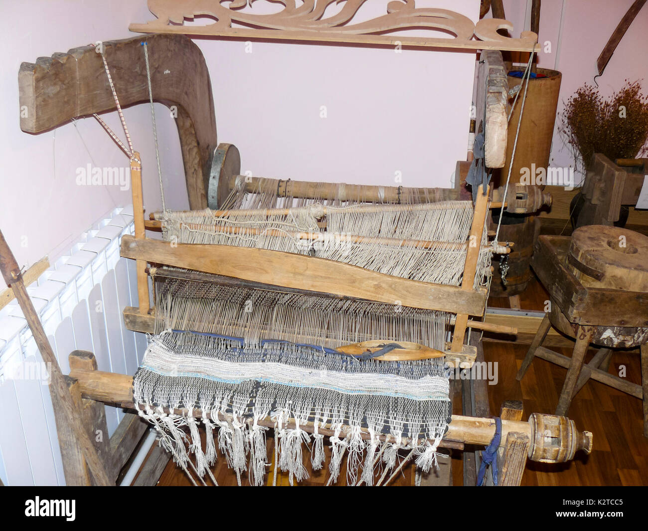 Ancient wooden loom. Ancient textile equipment Stock Photo - Alamy