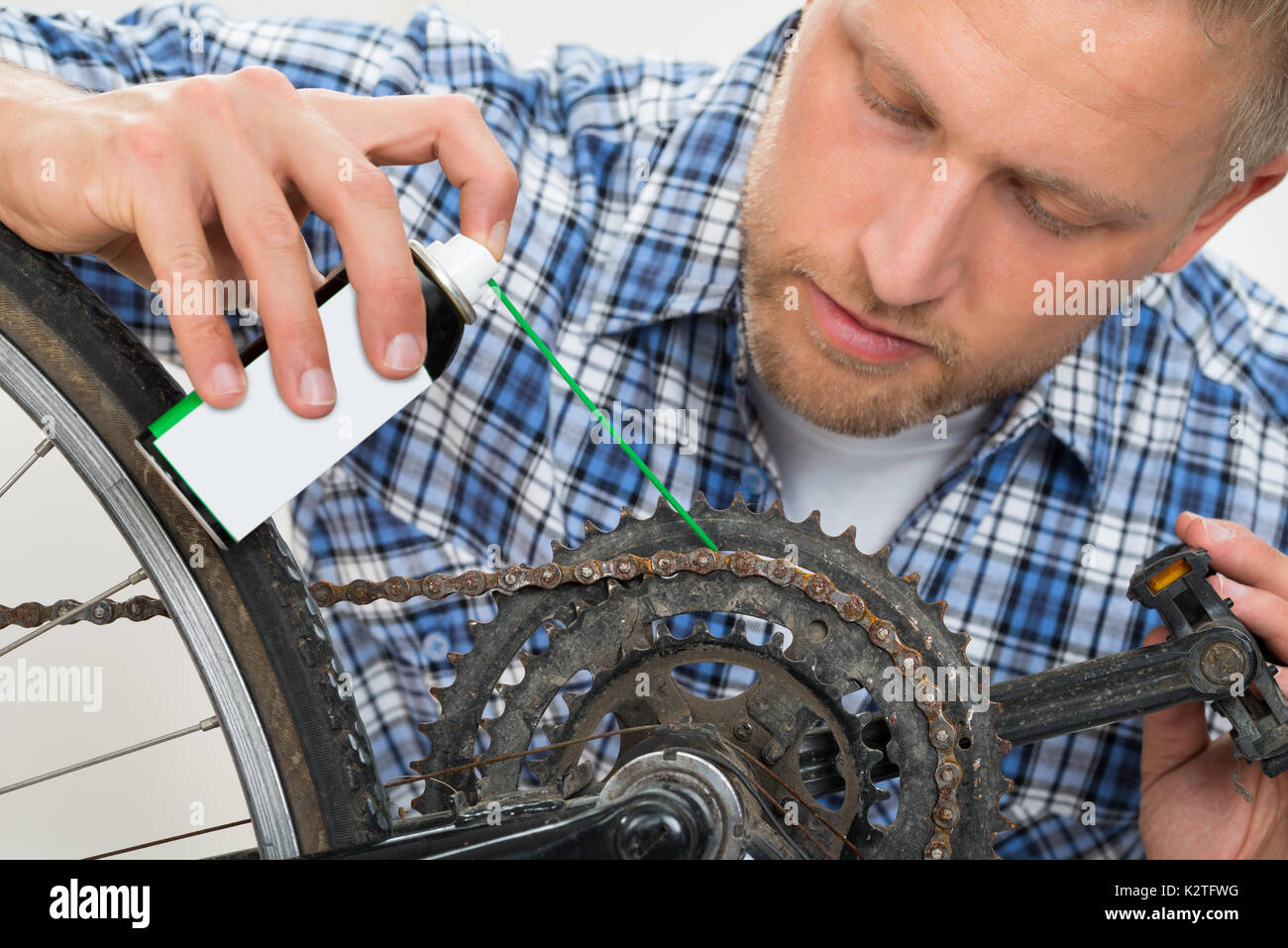 Oiling bicycle chain hi-res stock photography and images - Alamy