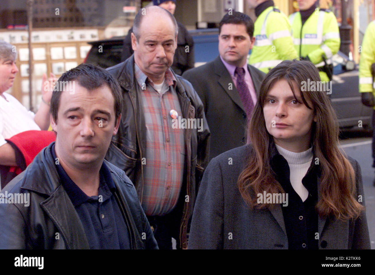 SARAH PAYNE MURDER TRIAL DAY 2 SARA AND MICHAEL PAYNE WALK IN TO LEWES ...