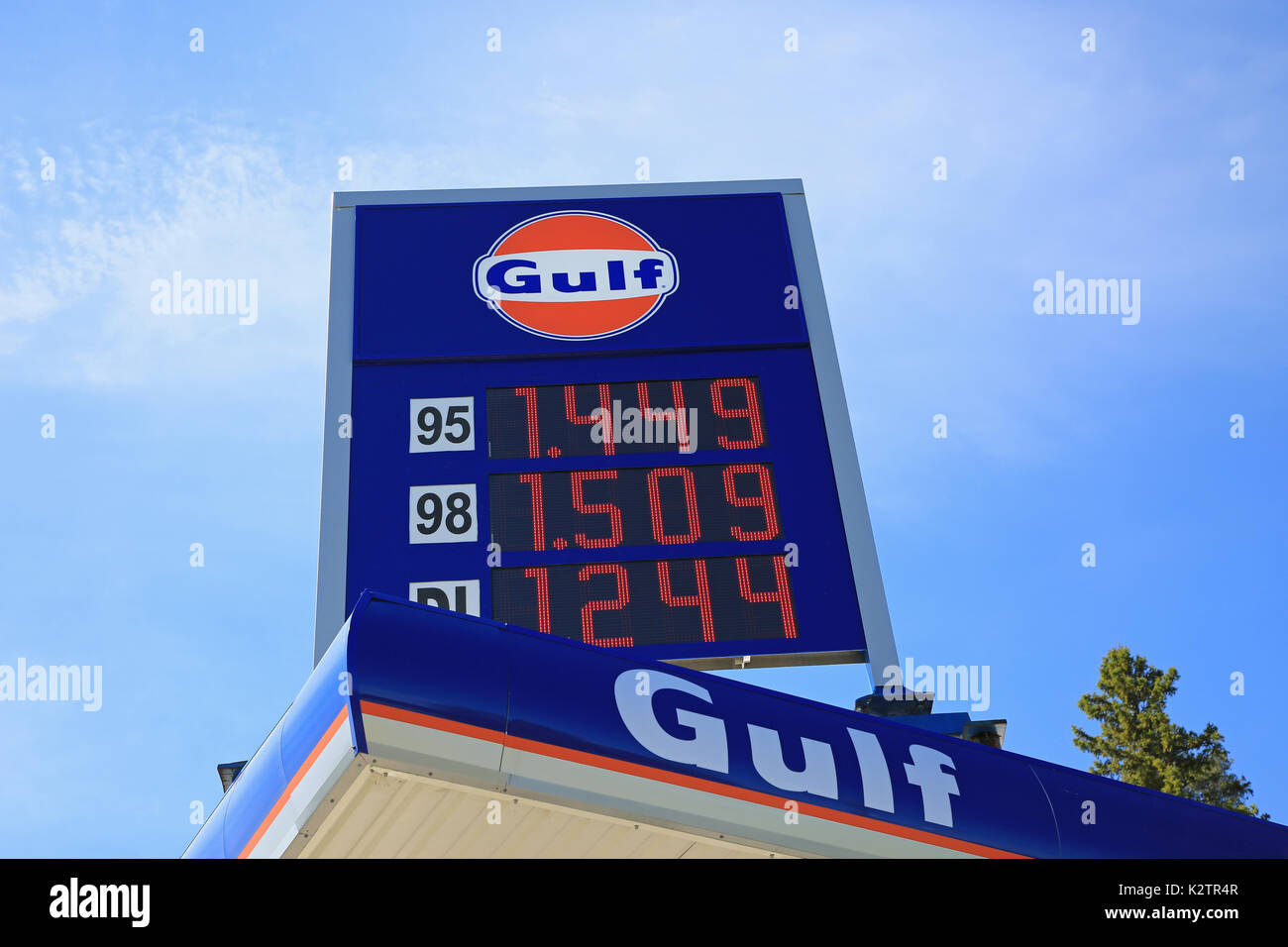 Gulf gas station sign hi-res stock photography and images - Alamy