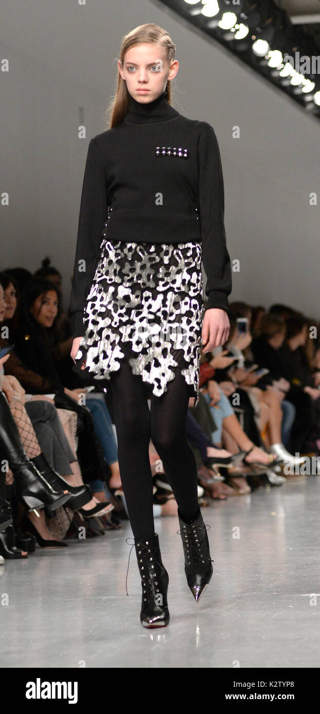 Very thin model runway hi-res stock photography and images - Alamy