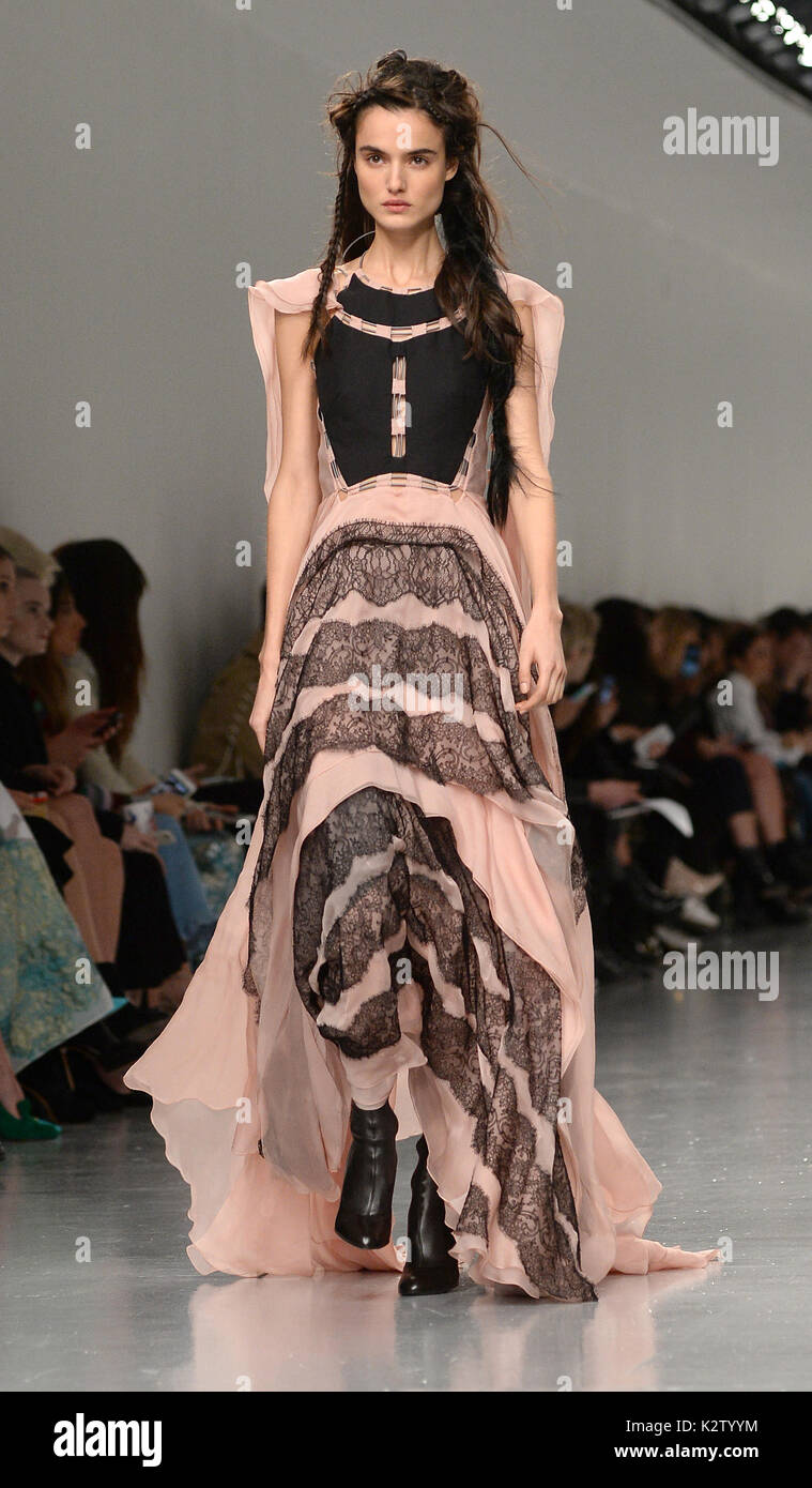 Very thin model runway hi-res stock photography and images - Alamy