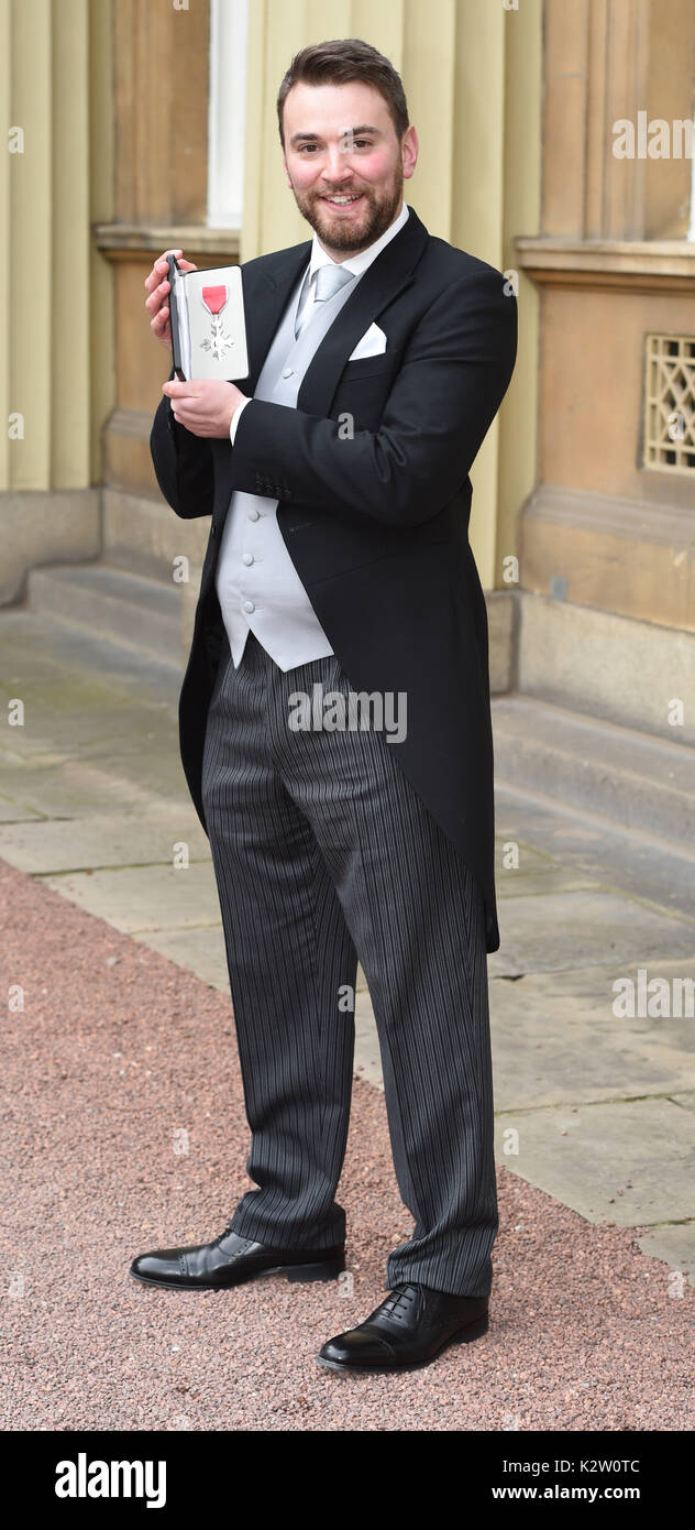 During investiture ceremony buckingham palace hi-res stock photography ...