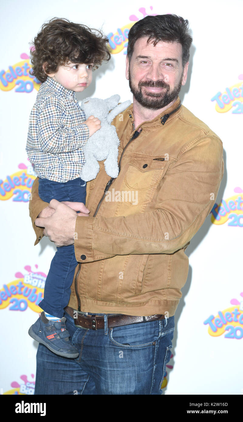 Photo Must Be Credited ©Alpha Press 079965 26/02/2017 Nick Knowles and ...