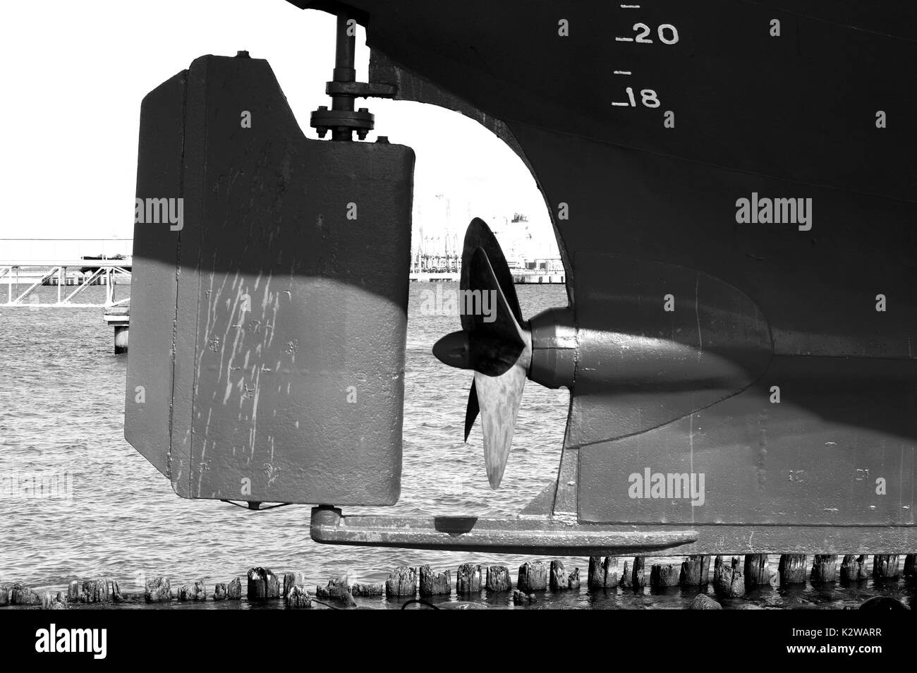 Draft of ship Black and White Stock Photos & Images - Alamy