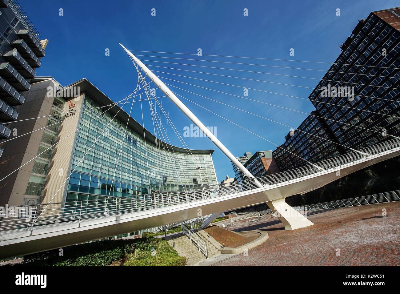 Footbridge over river wharf hi-res stock photography and images - Alamy
