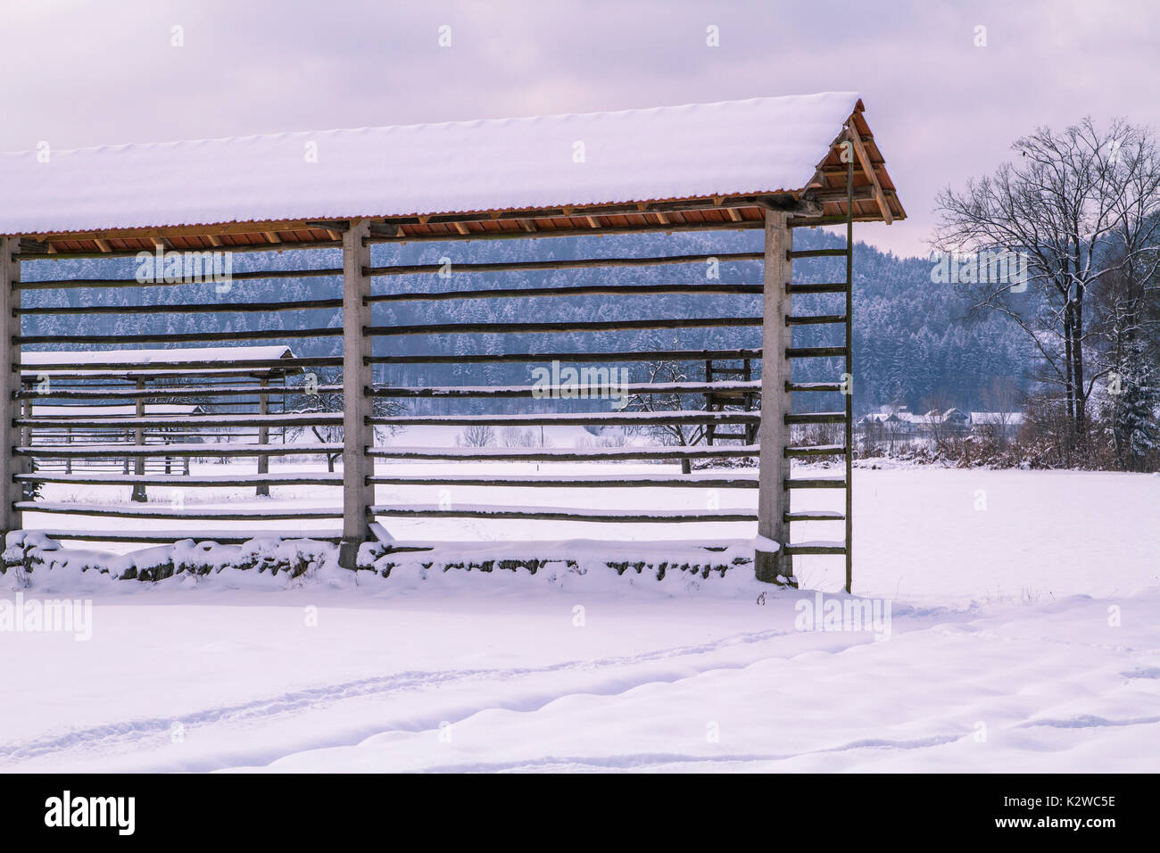 Hay hayrack hi-res stock photography and images - Alamy