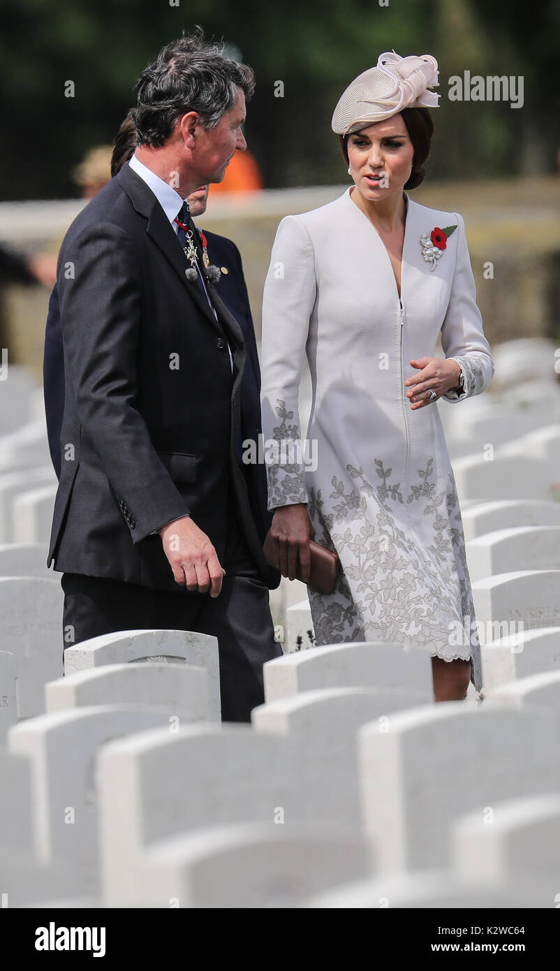 Commander tim laurence hi-res stock photography and images - Alamy