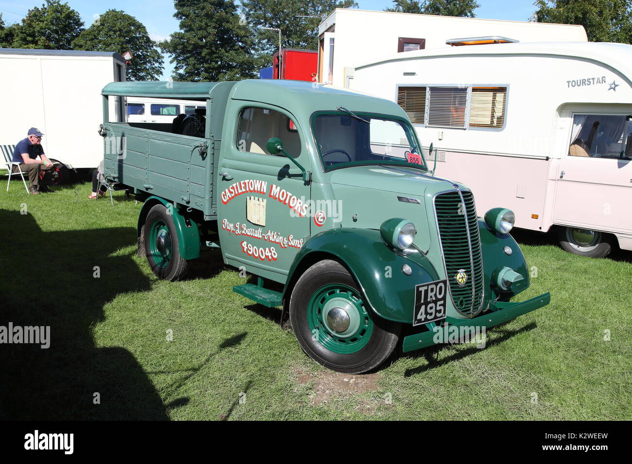 Classic lorries hi-res stock photography and images - Alamy