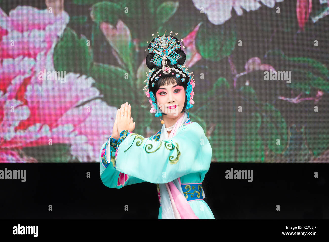 Peking opera stage hi-res stock photography and images - Alamy