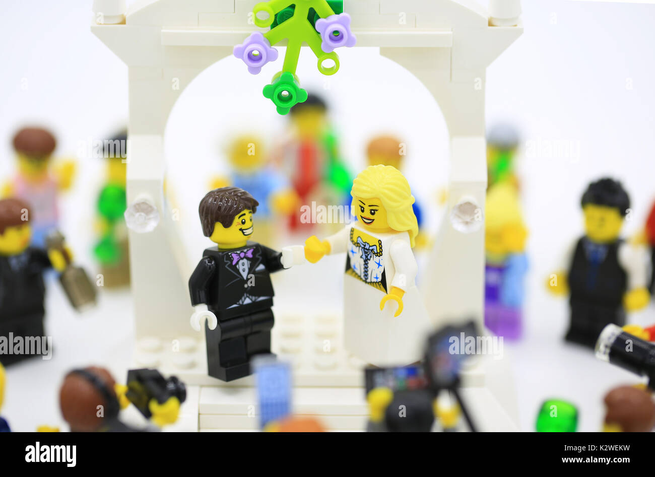 Lego wedding hi-res stock photography and images - Alamy