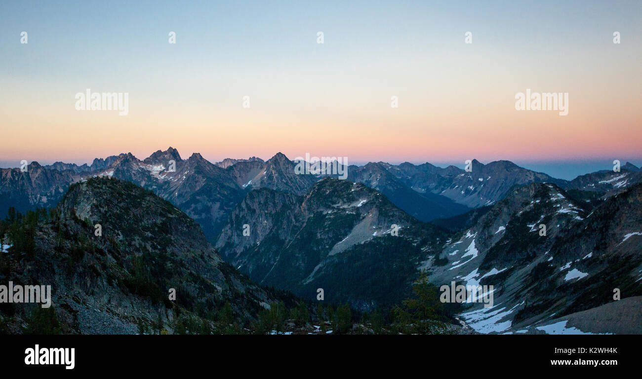 Mountain range aerial cascades hi-res stock photography and images - Alamy