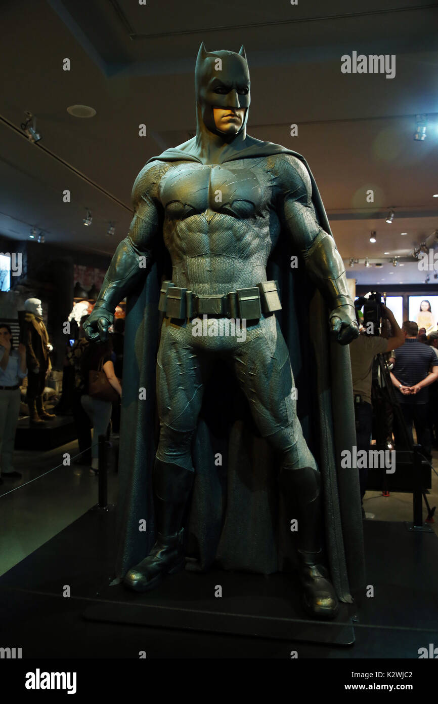 Warner Bros. Studio Tour Hollywood Adds Wonder Woman Exhibit to DC ...