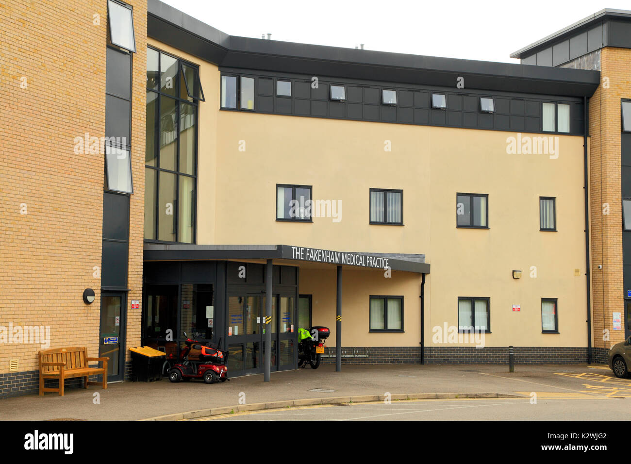 Doctors uk hi-res stock photography and images - Alamy