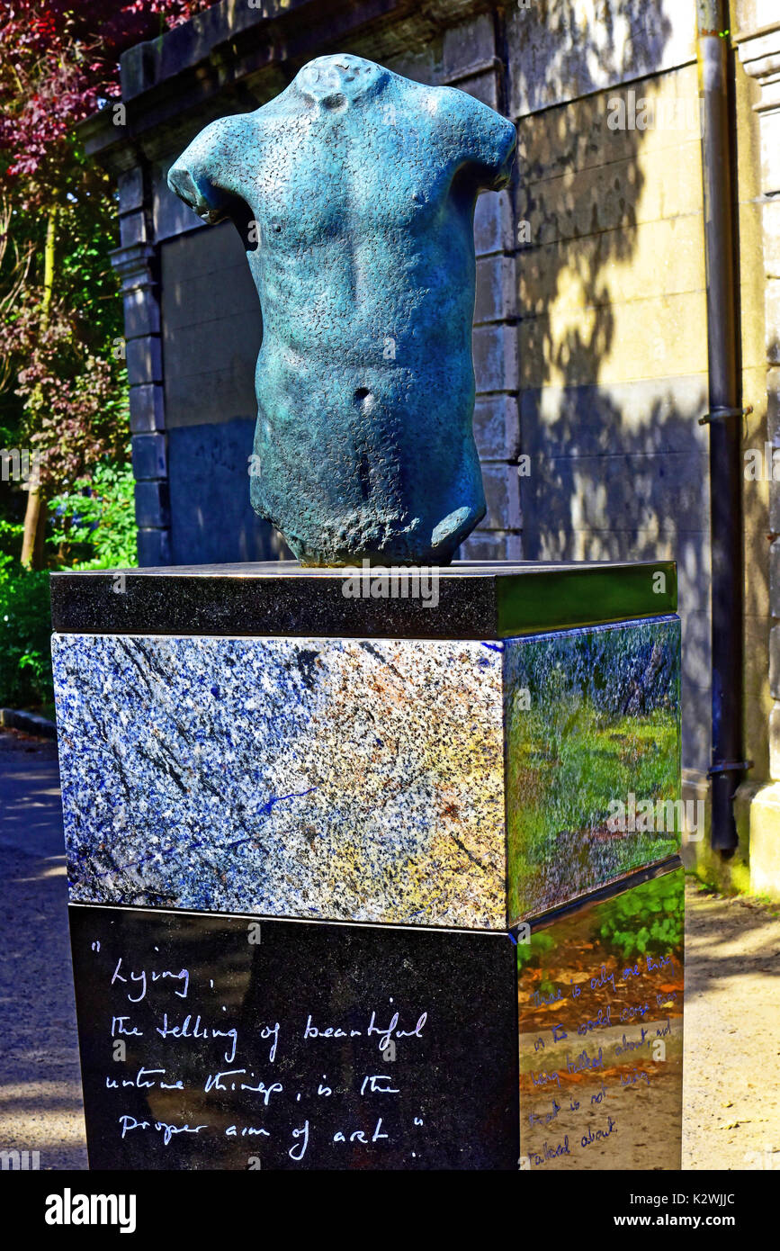 Dublin Ireland Oscar Wilde statue of Dionysus by Danny Osborne Stock ...