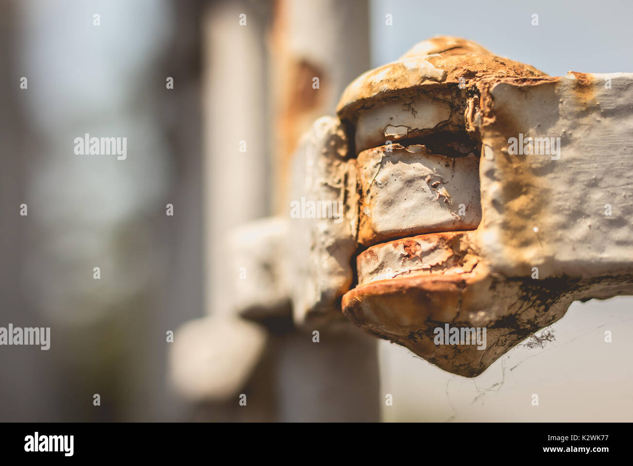 Rusting hinges hi-res stock photography and images - Alamy