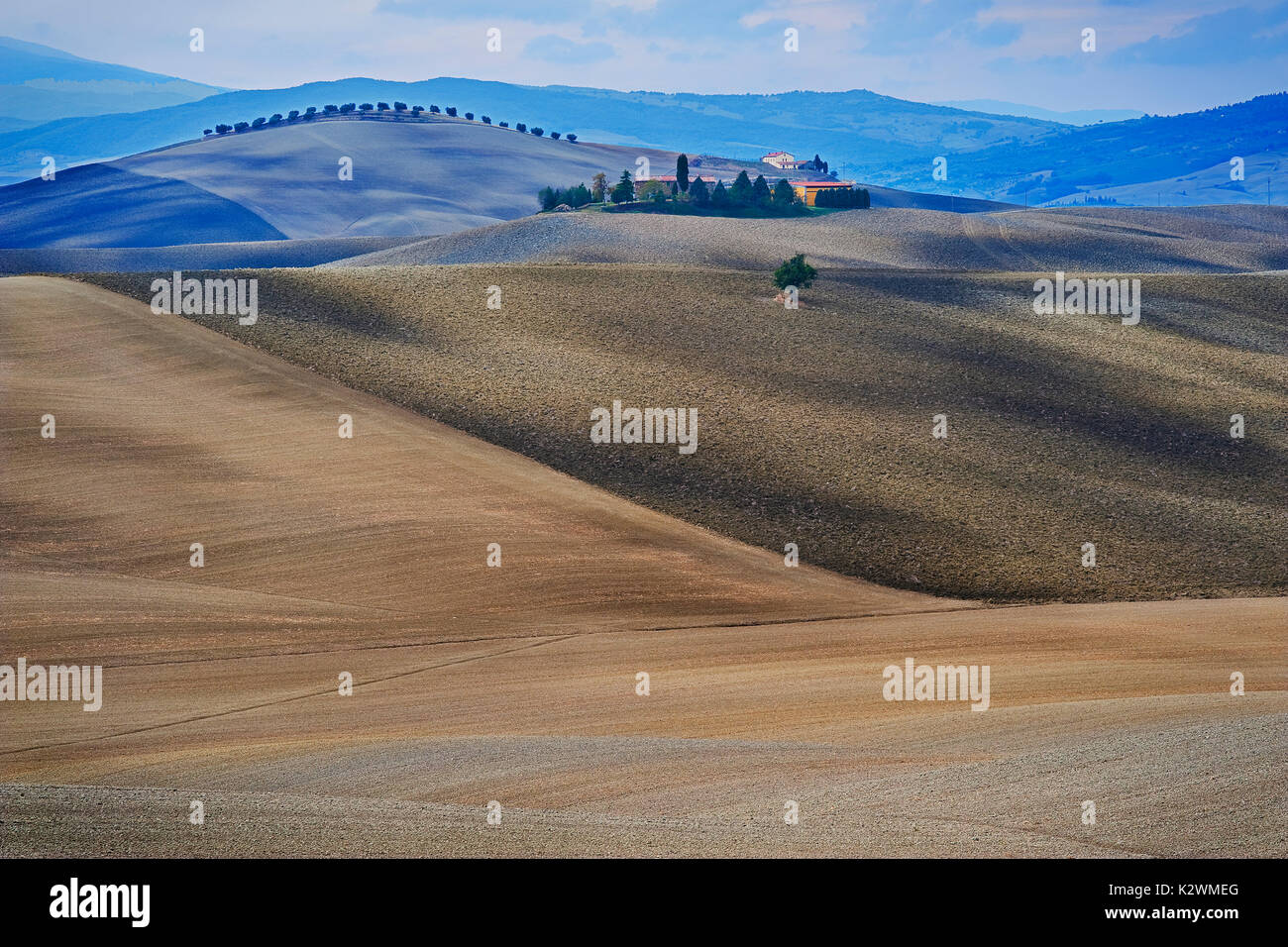 SCENIC WINERY AND FARM ATOP TUSCANY HILLSIDE ITALY Stock Photo - Alamy