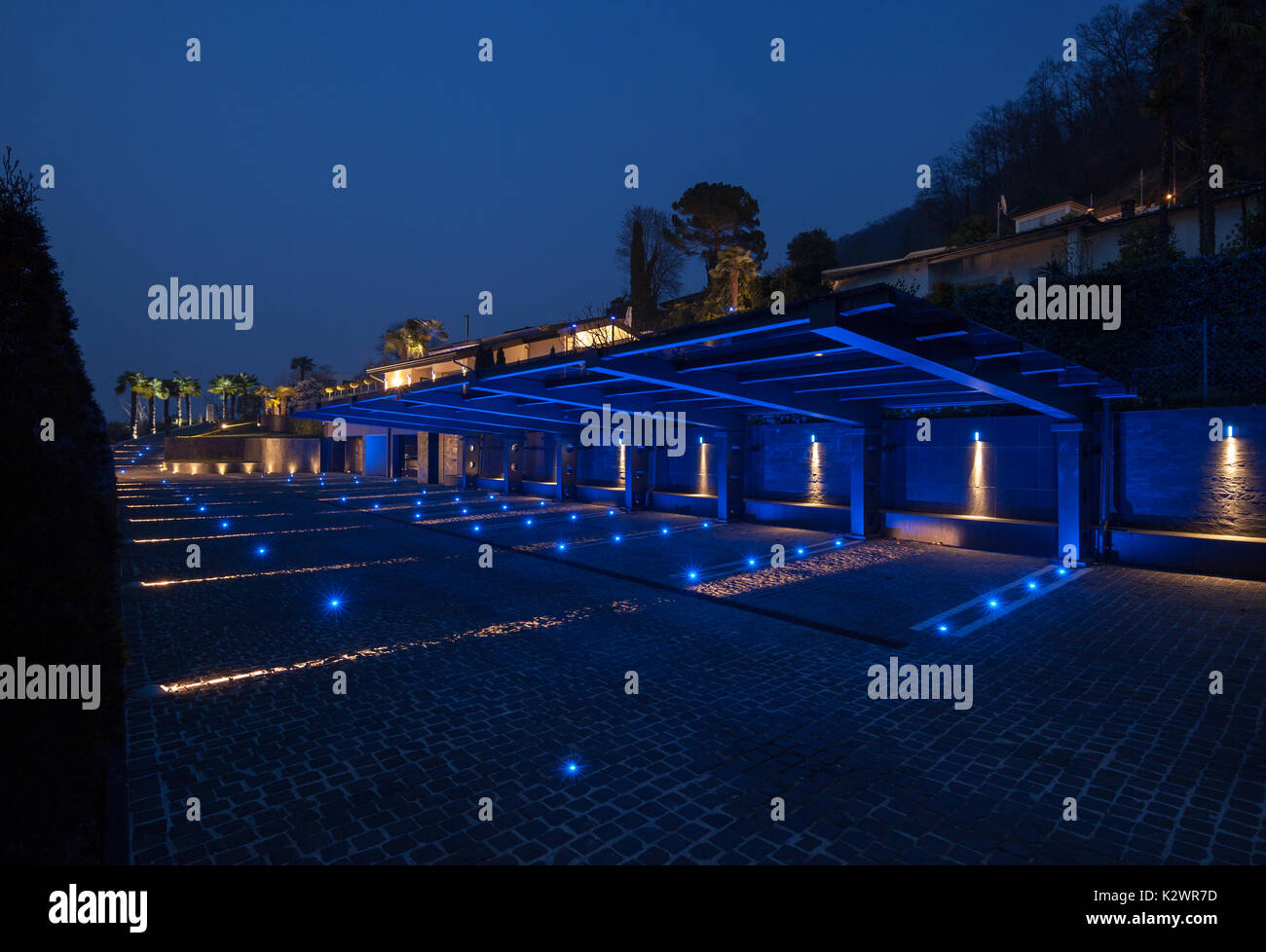 Villa parking hi-res stock photography and images - Alamy