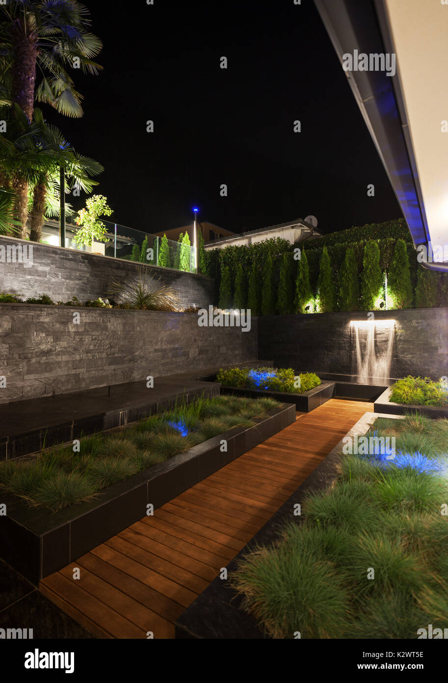 Garden in the yard of luxury villa Stock Photo - Alamy