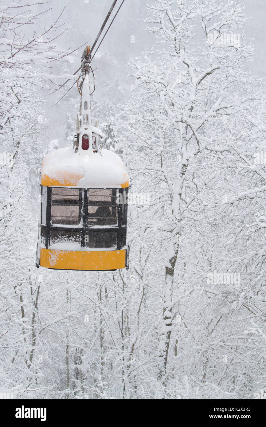 Cable cart hi-res stock photography and images - Alamy