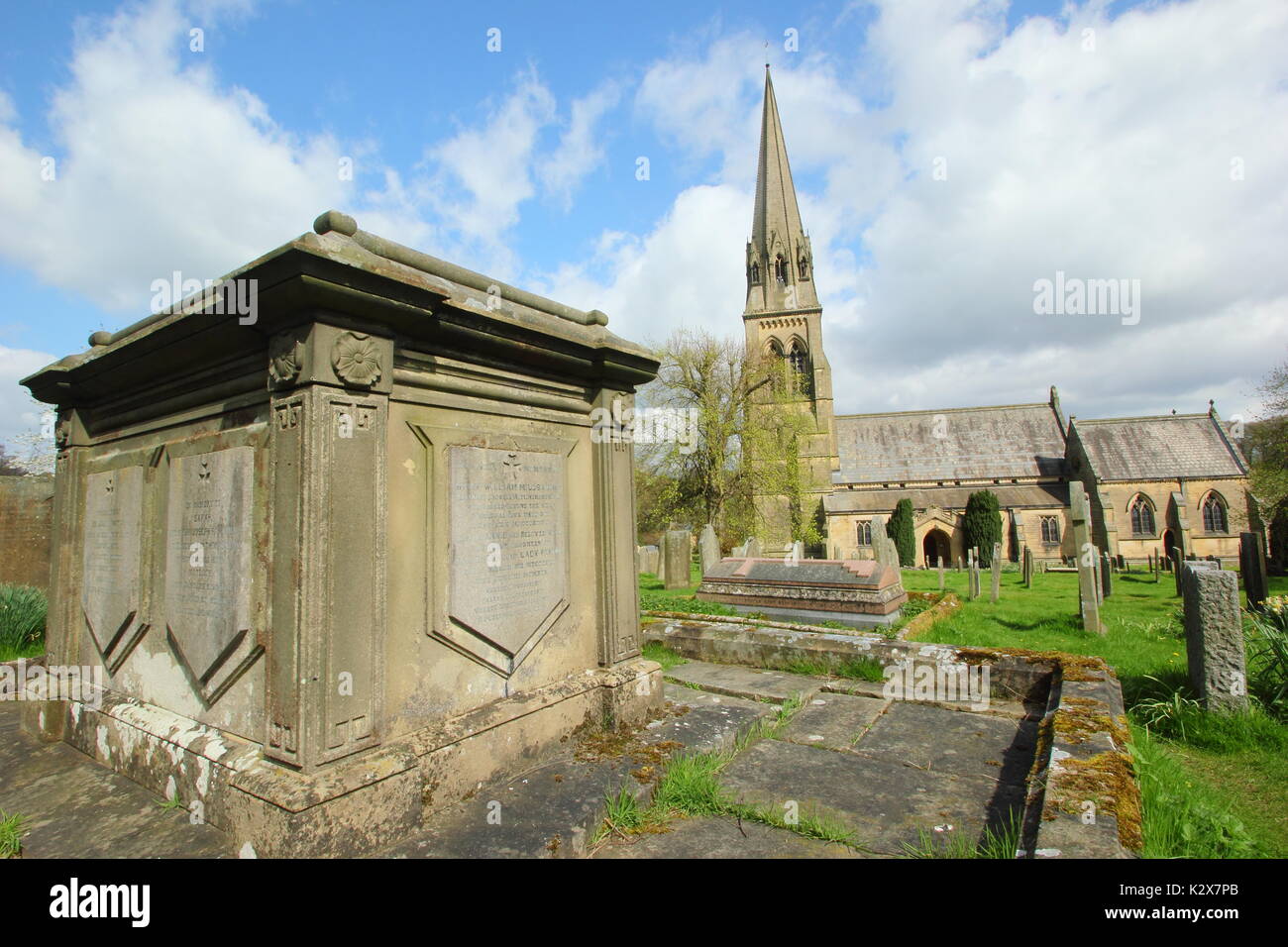 English churchyard graveyard hi-res stock photography and images - Alamy