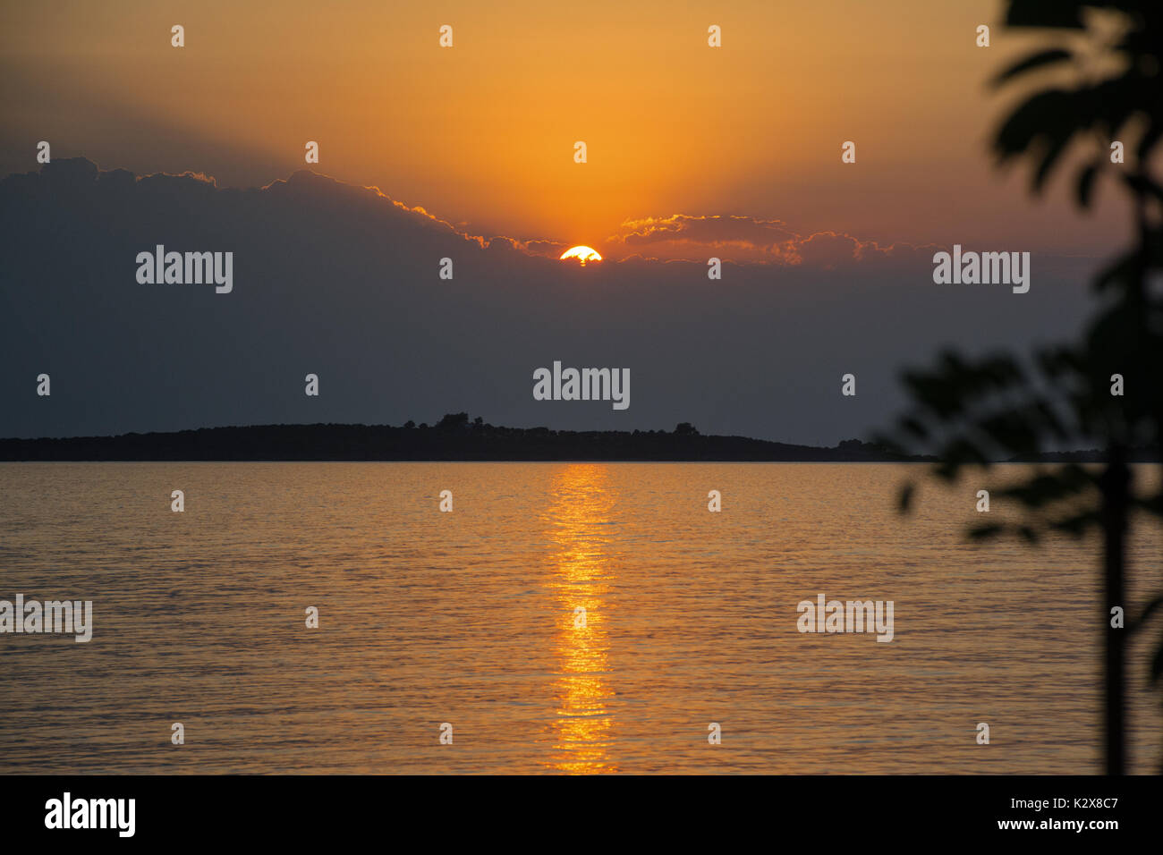 The time of sunset usually gives the sky unique and even eerie colors ...