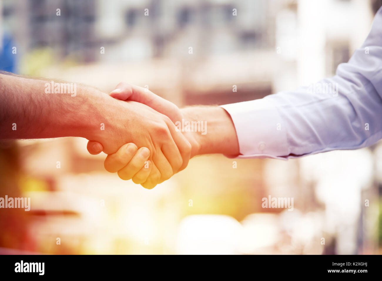 Hand shake hi-res stock photography and images - Alamy