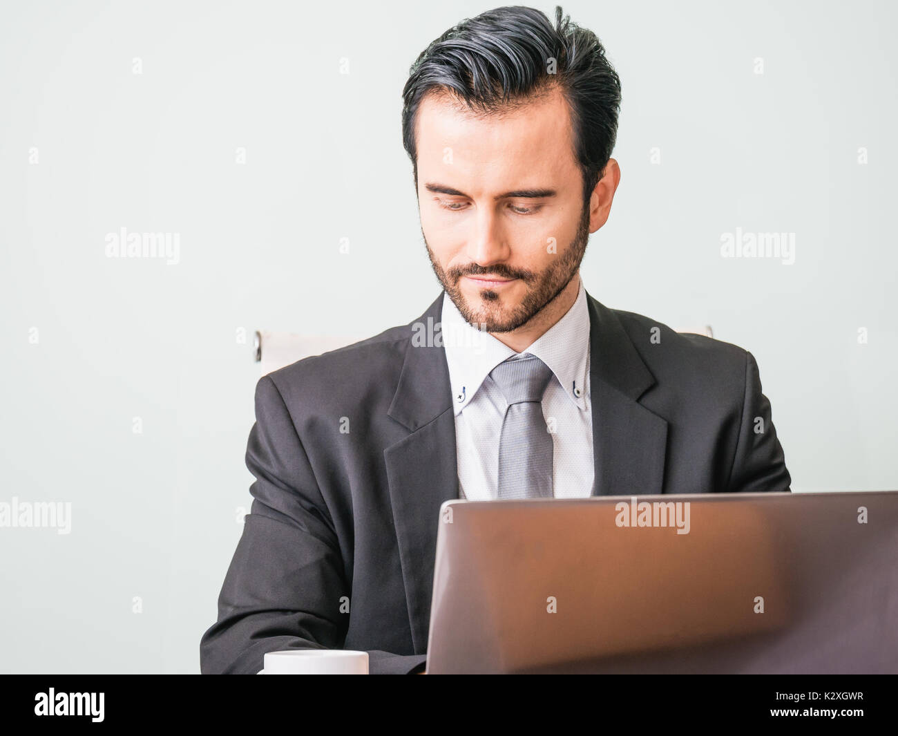 Man in shock laptop hi-res stock photography and images - Alamy