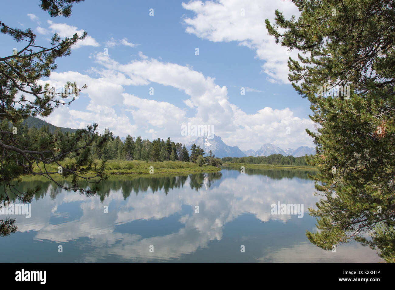 Scenic view of Oxbow Bend in Snake River in Grand Teton National Park ...