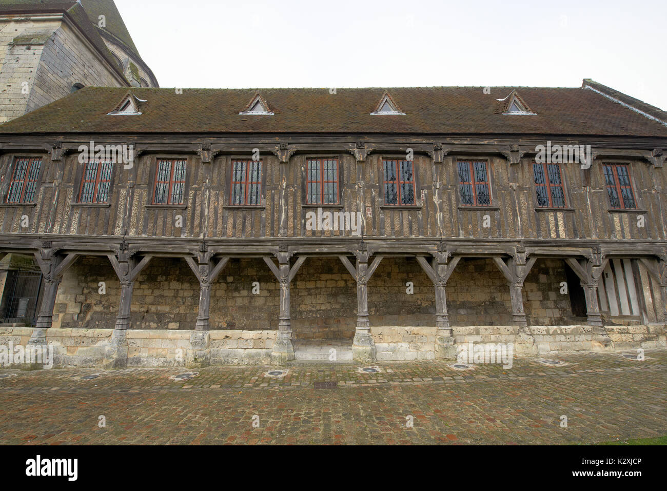 The Bibliothèque du Chapitre (Charter Library) beside the Notre Dame ...