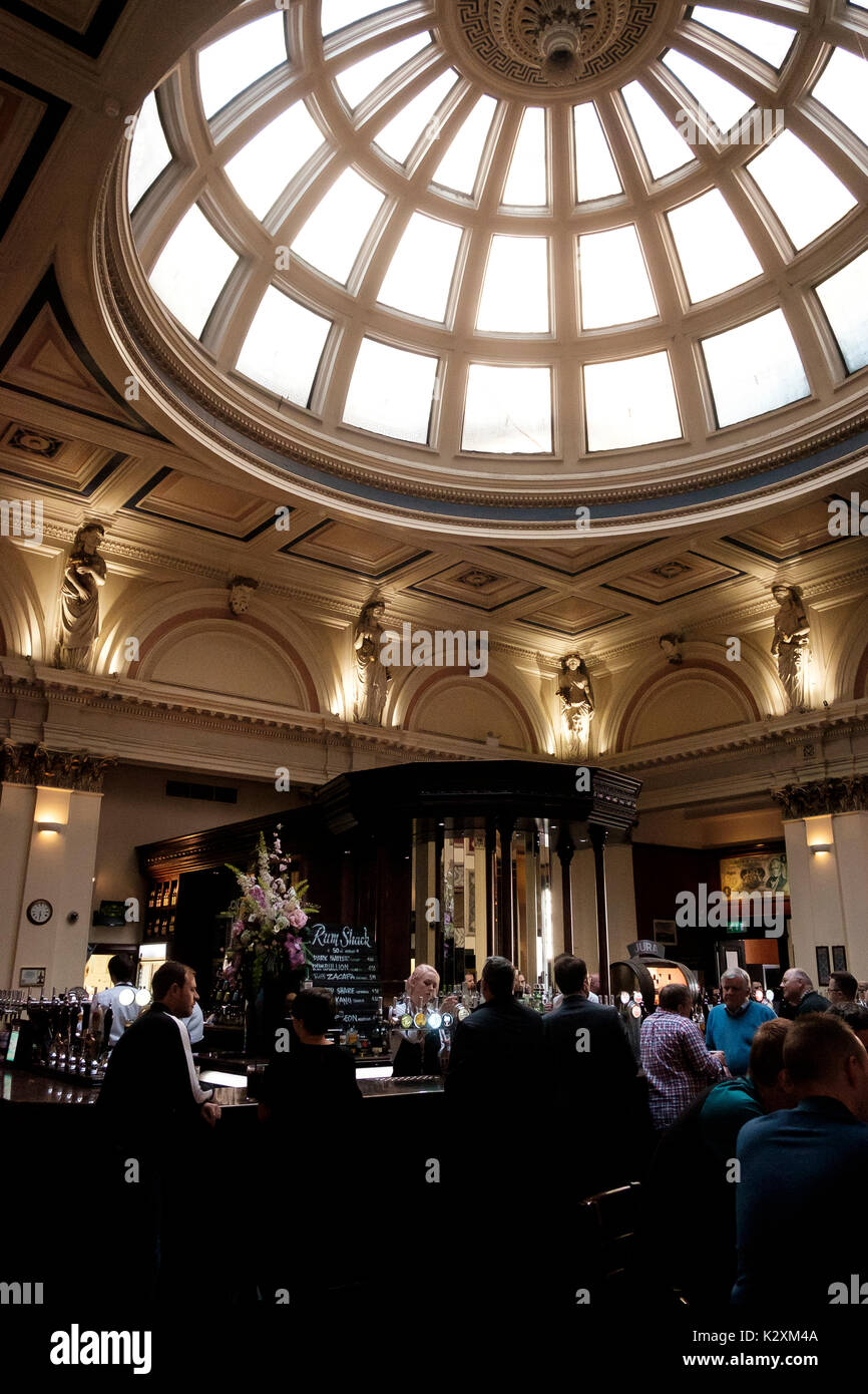 Wetherspoon hi-res stock photography and images - Alamy
