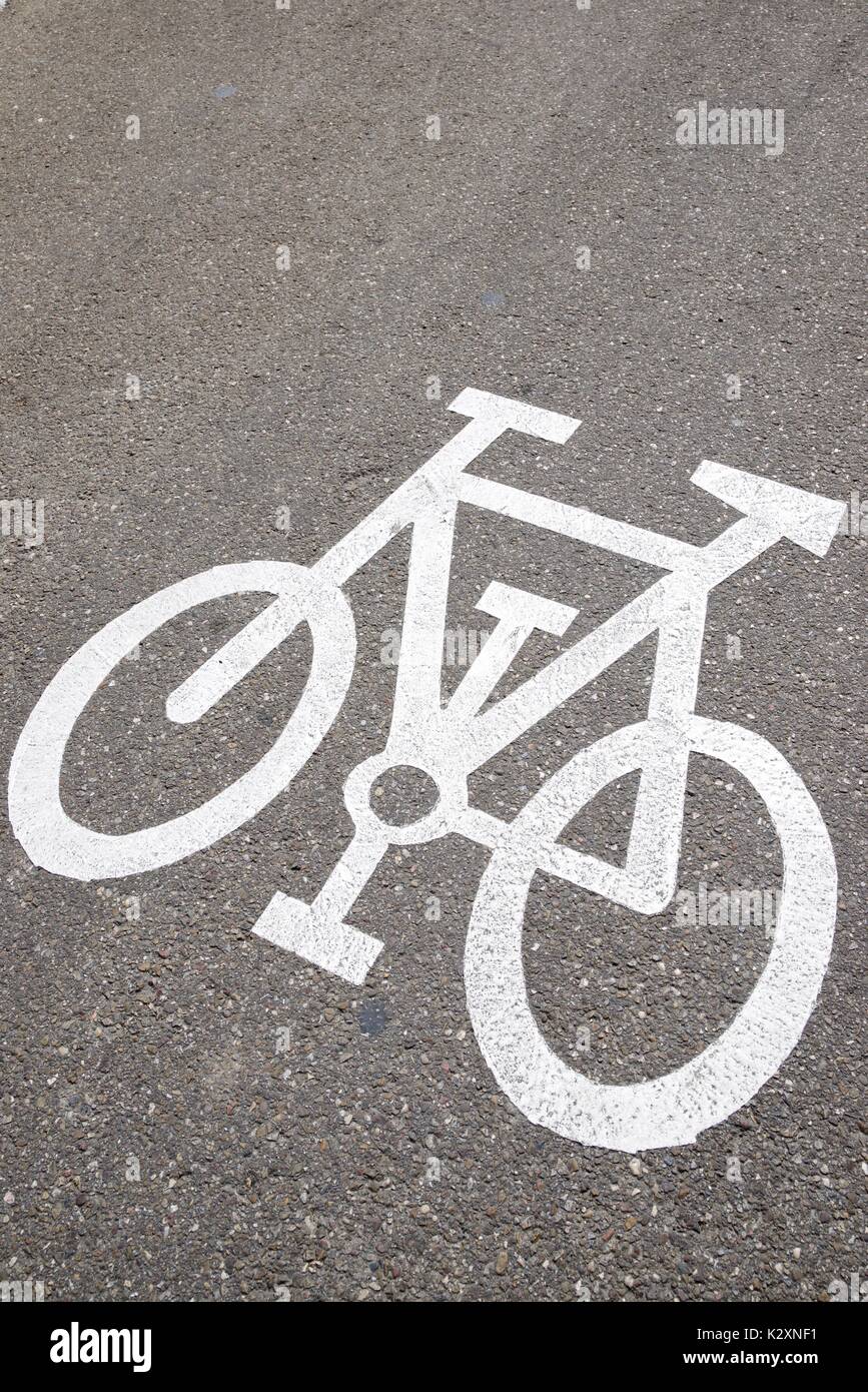 Sign signal bikeway hi-res stock photography and images - Alamy