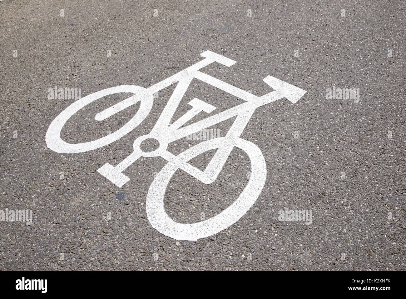 Sign signal bikeway hi-res stock photography and images - Alamy