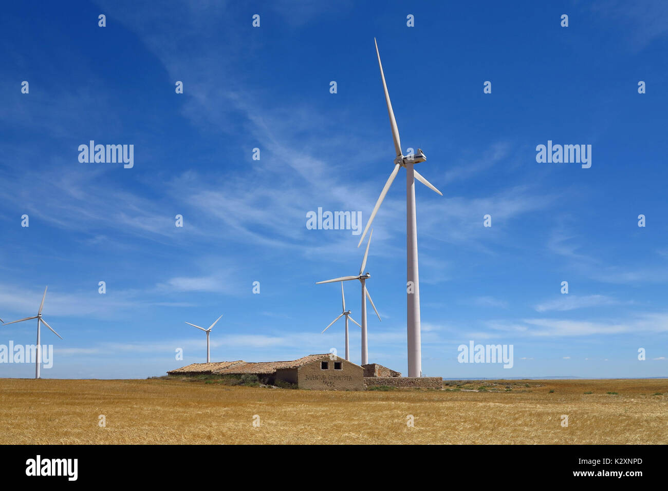 Spanien, Aragonien, Aragon, Windraeder, Energie, Steppe Stock Photo - Alamy