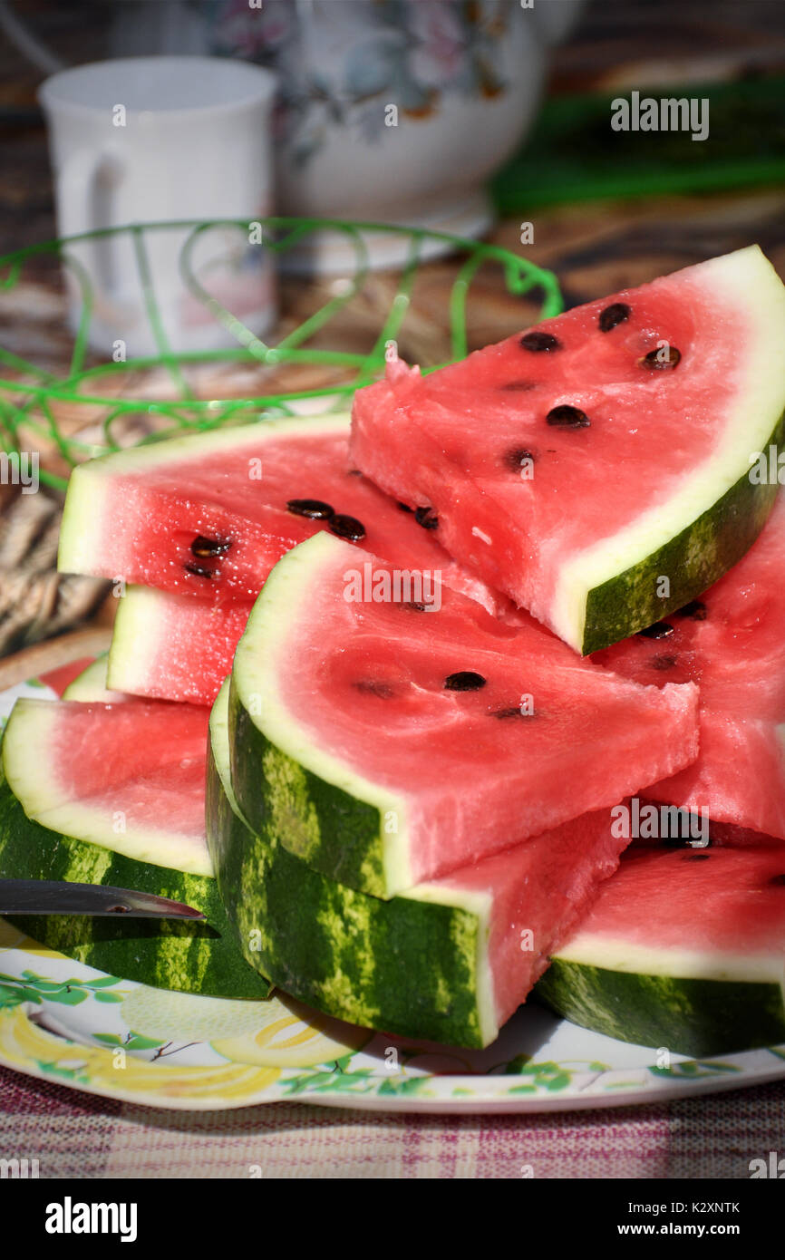 Picnic table nobody food hi-res stock photography and images - Alamy