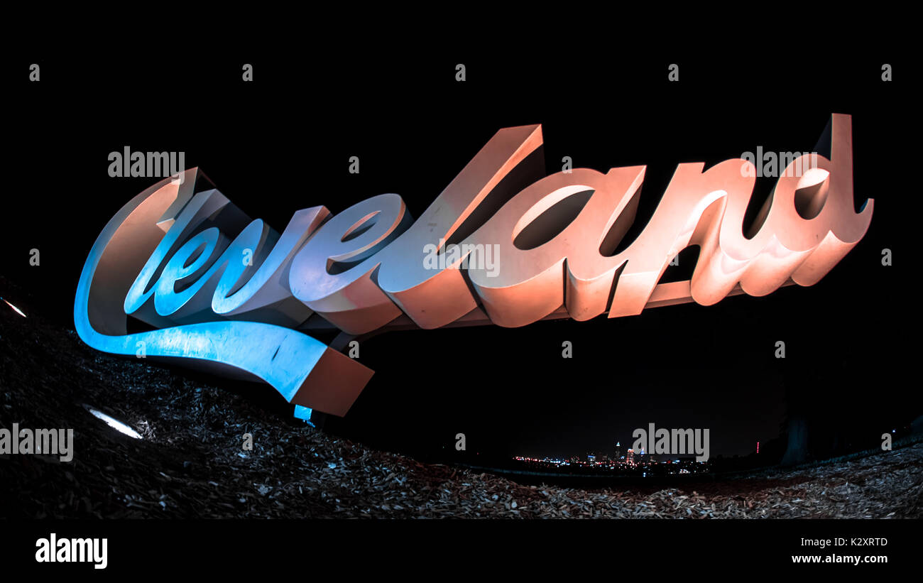 Cleveland Sign and Skyline Stock Photo - Alamy