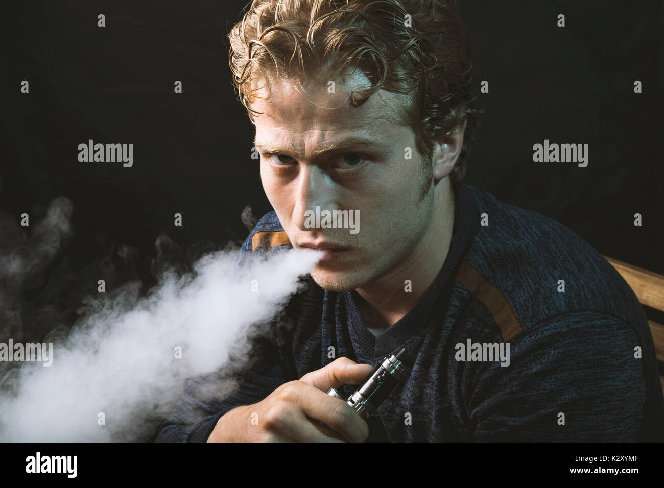 Vaping life hi-res stock photography and images - Alamy