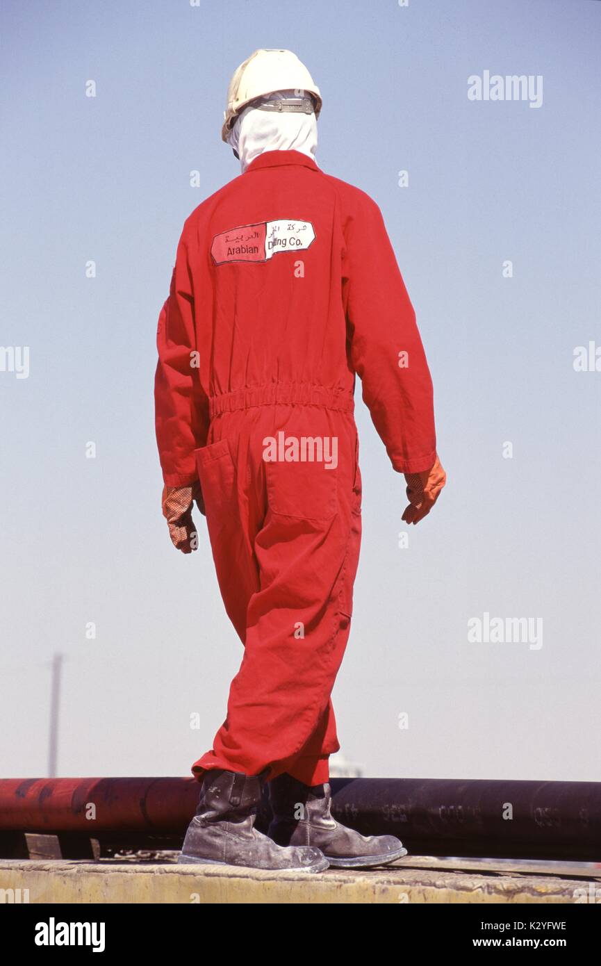 Saudi aramco oil and gas rig hi-res stock photography and images - Alamy