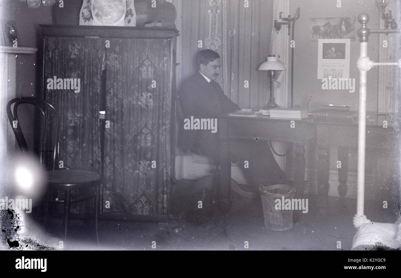 Study room 1900s hi-res stock photography and images - Alamy