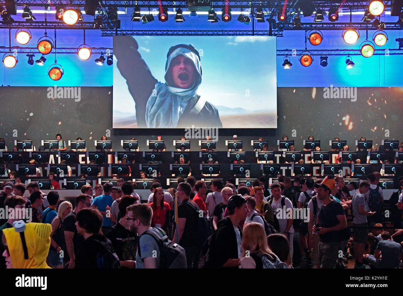 Video game booth hi-res stock photography and images - Alamy