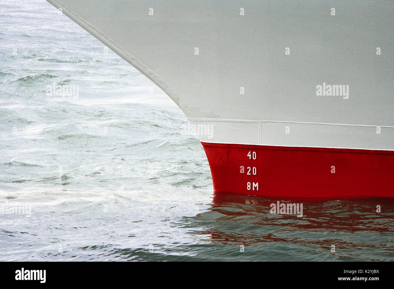 AJAXNETPHOTO. SOUTHAMPTON, ENGLAND. - SHIP BOW - CUTTWATER SHAPE OF ...