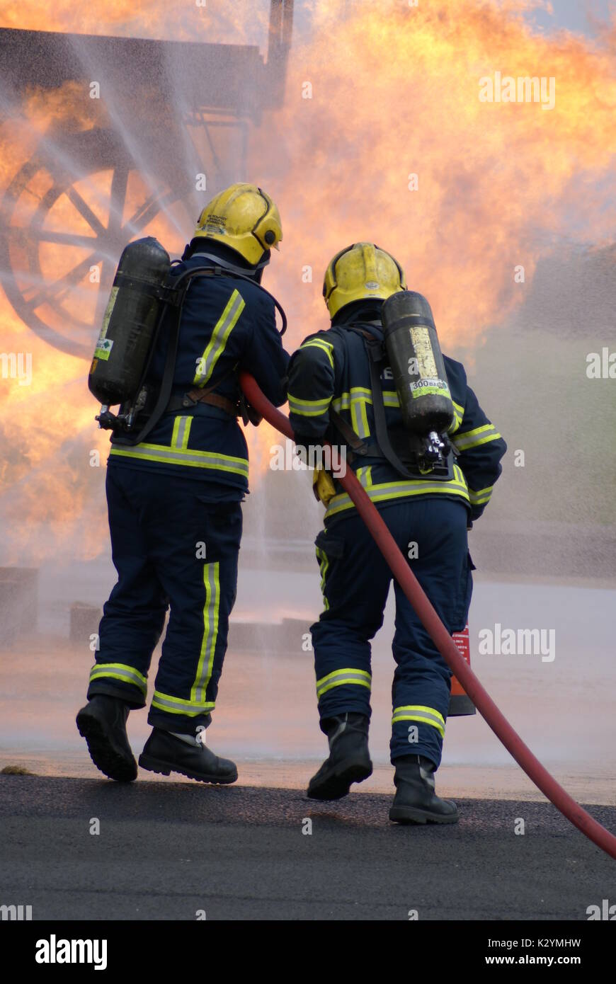 Fireman aircraft hi-res stock photography and images - Alamy