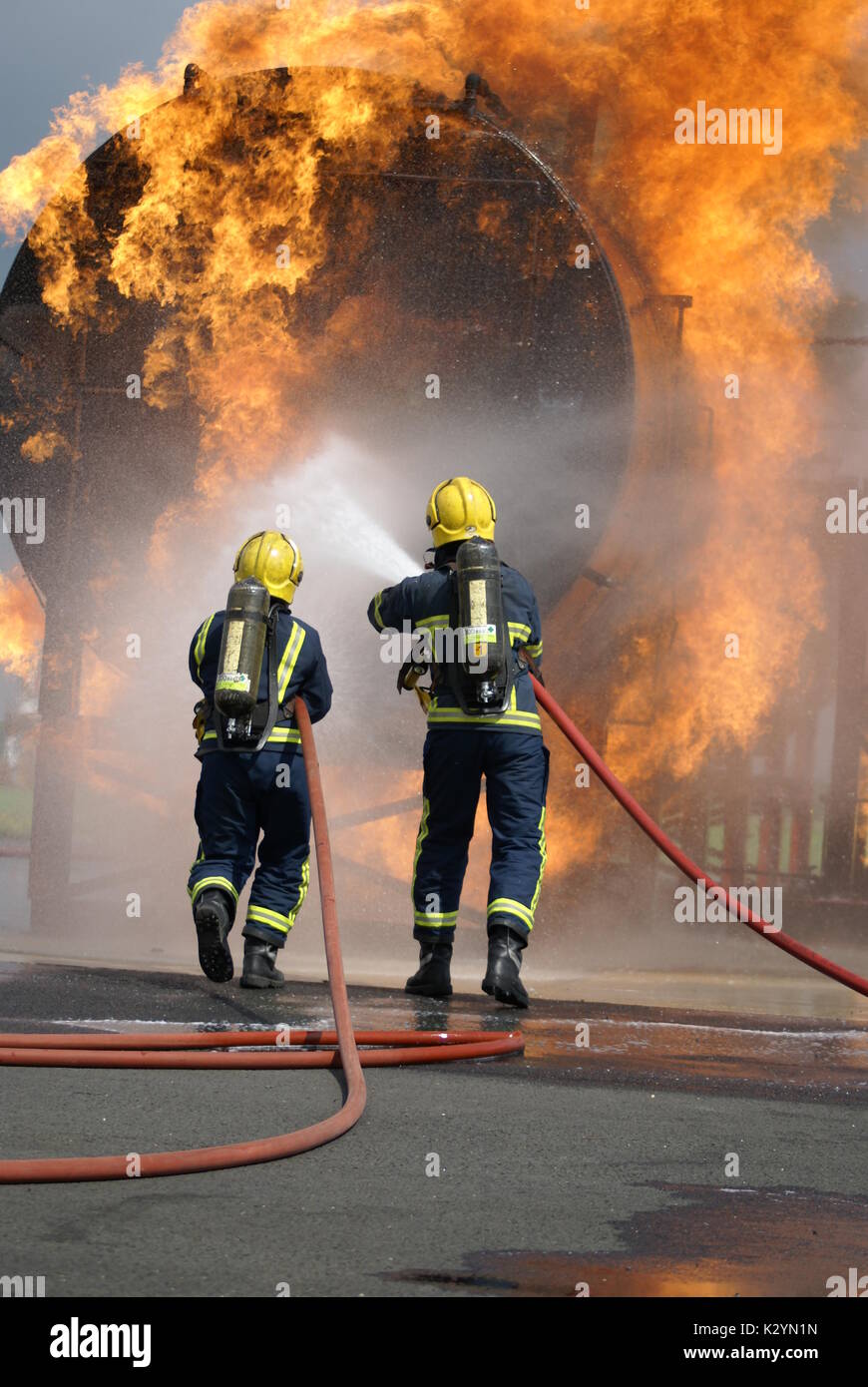 Airport fire truck hi-res stock photography and images - Alamy